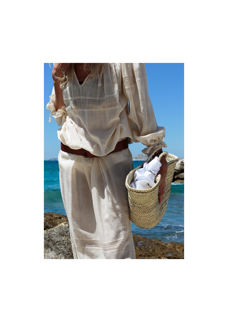 La robe-blouse roumaine écrue