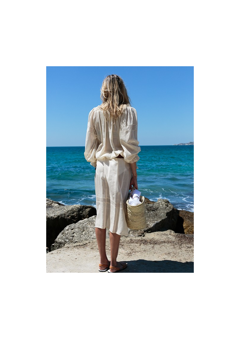 La robe-blouse roumaine écrue