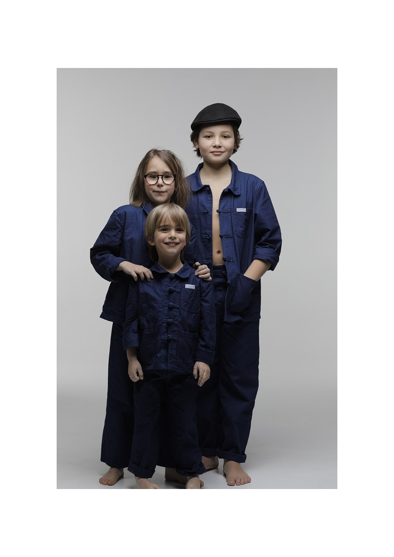 The traditional Chinese blue workwear
