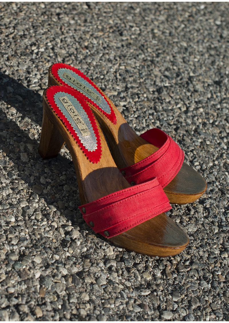 The Wooden Pin-Up Mules