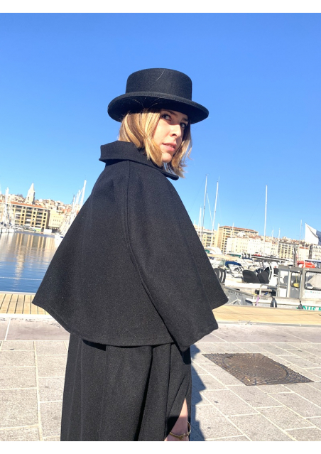 Shepherd's Cape in wool from Camargue, Provence